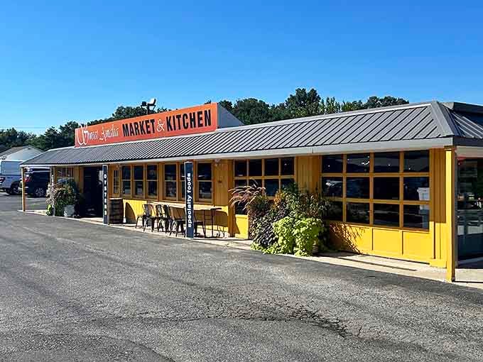 The cheerful yellow exterior practically shouts "happiness lives here!" and the fresh food inside absolutely delivers on that promise.
