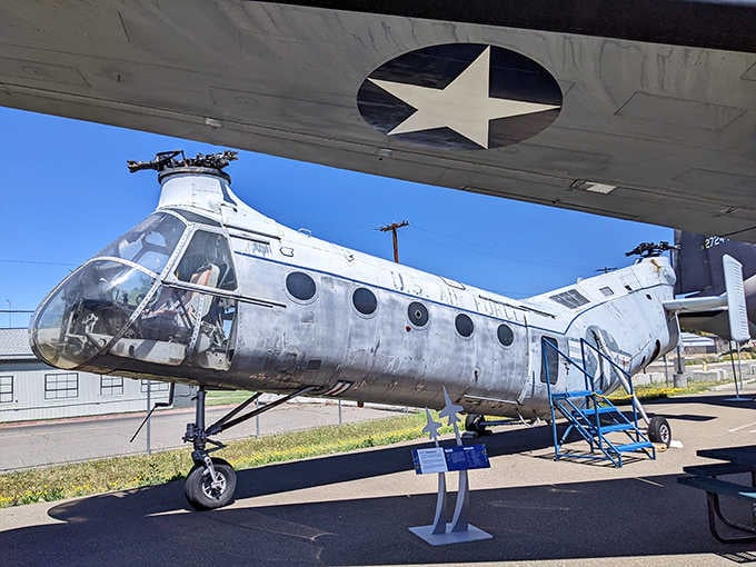 The Piasecki Shawnee's unique tandem rotor design makes it look like a flying banana, and yes, that's its actual nickname.
