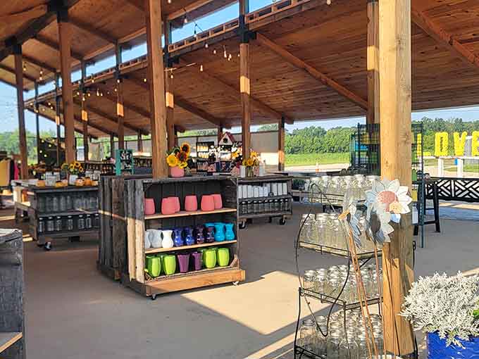The farm shop offers colorful vases and gifts, because your flowers deserve a proper home after their journey.