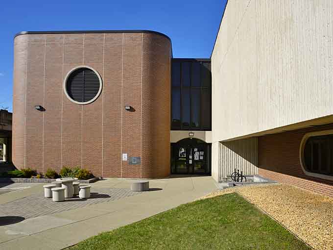 Steele Memorial Library's unique design makes you wonder if the architect was inspired by a spaceship or just really loved circles.