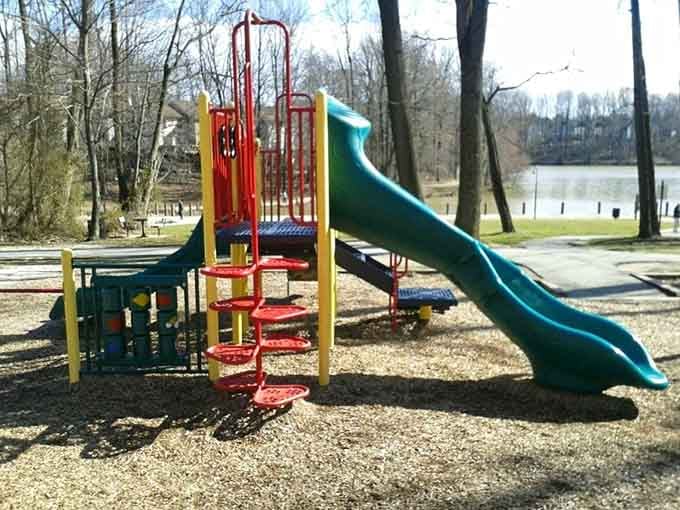 The playground keeps little ones entertained while parents enjoy lake views, a win-win if there ever was one.