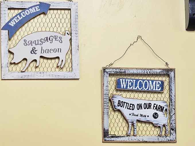 Farm-themed decor that reminds you this place takes its agricultural roots seriously, especially the bacon and sausage parts.