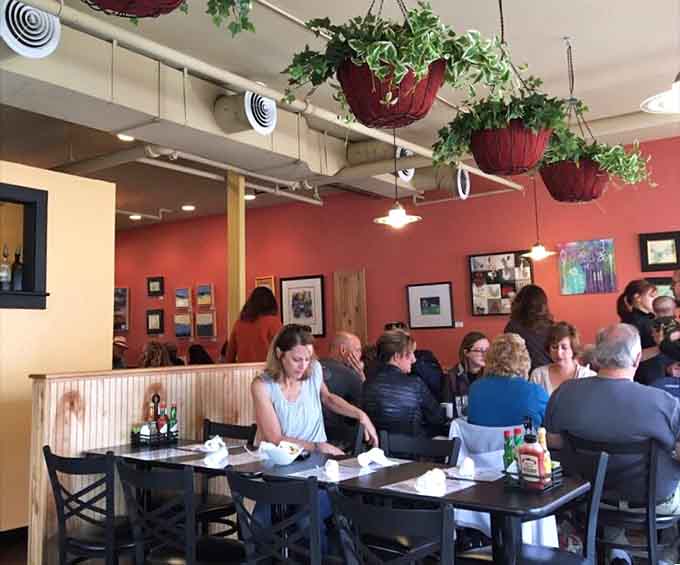 A full house of happy diners is always the best review any restaurant could ask for.lory cafe's diners