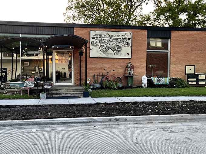 Waxahachie Architectural Salvage proves one person's demolition debris is another person's decorating dream, all displayed with mid-century modern flair outside.