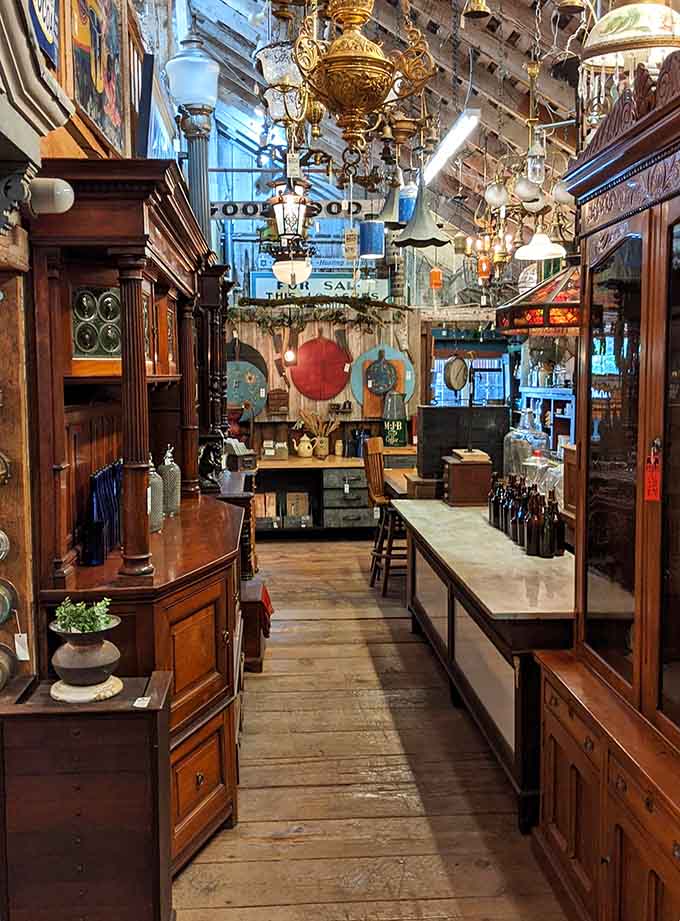 Narrow aisles overflow with ornate treasures and gilded finds, making every step forward feel like opening another time capsule.
