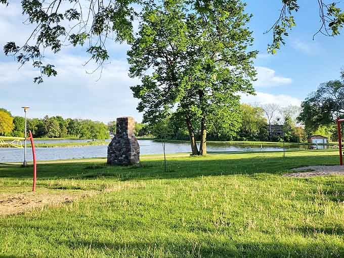 Open green spaces that invite everything from frisbee to daydreaming, no reservations or fees required here.
