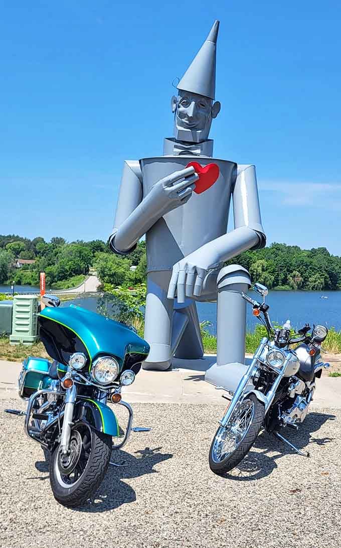 Bikers know a good photo op when they see one, and this metallic marvel delivers every single time.