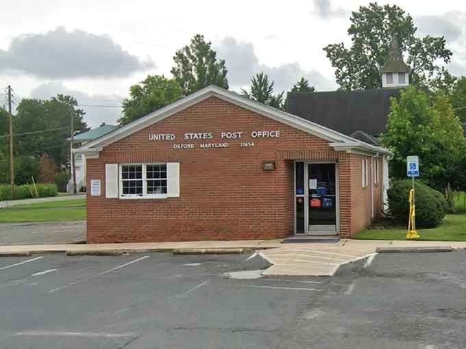 Even the post office looks like it belongs on a postcard in Oxford, where charm is a municipal requirement.