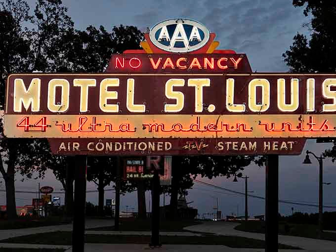 The Motel St. Louis sign boasts 44 ultra-modern units with air conditioning&mdash;once the height of highway luxury.
