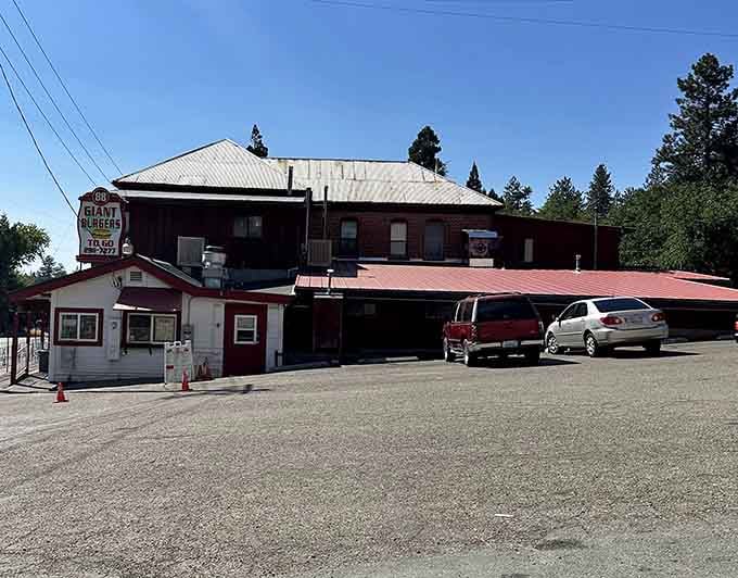 Plenty of parking means you can pull right up, grab your burger, and get back to your adventure.