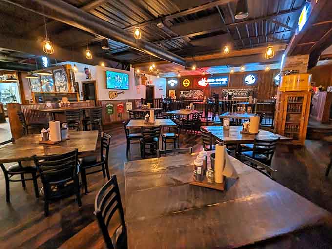 Spacious dining room with plenty of elbow room means you can tackle those ribs without bumping into your neighbor's plate.
