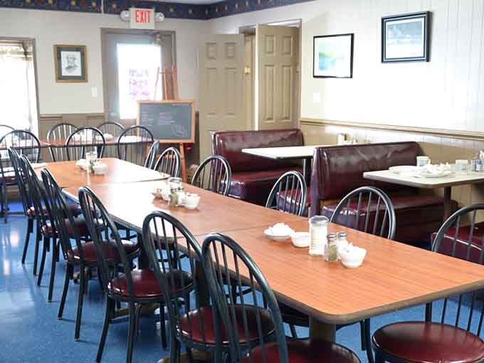 Booth seating and simple decor let the food do all the talking at this beloved spot.