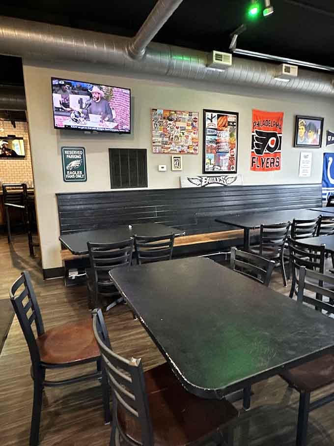Seating offers plenty of tables where sandwich-induced food comas are completely acceptable and expected.