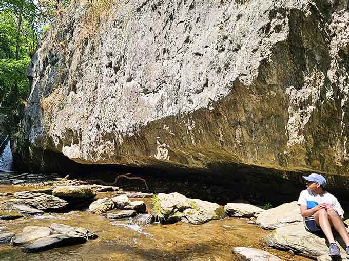 Massive overhanging rocks create natural shelters where you can sit and ponder life's mysteries in peaceful solitude.