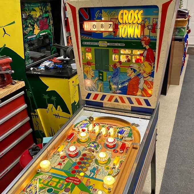 Cross Town's cheerful artwork captures that innocent era when games were simple but endlessly entertaining nonetheless.