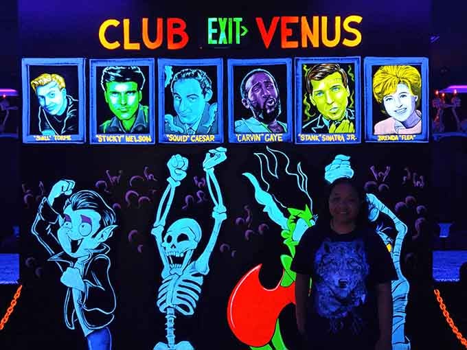 Club Venus honors the Rat Pack era with Sinatra and friends watching over the course like benevolent neon guardians.