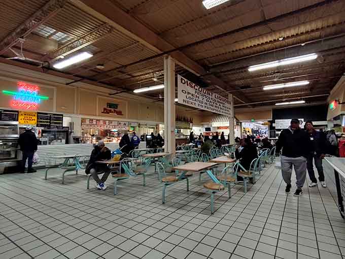 The spacious food court provides the perfect pit stop when all that treasure hunting makes you hungry.