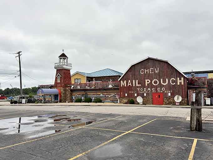 The exterior complete with lighthouse, because even landlocked seafood restaurants can have maritime dreams and ambitions.