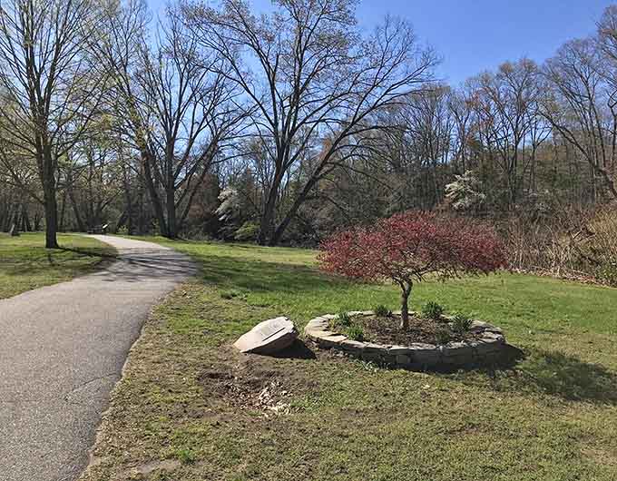 Those decorative touches along the path prove someone actually cares about making this place look nice.