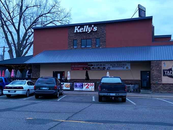 Kelly's Tap House serves up cold drinks and good times in a neighborhood spot locals genuinely love.