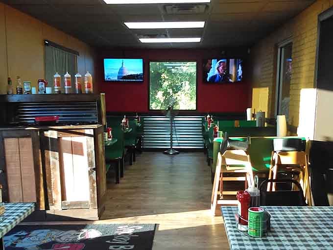 Multiple TVs ensure you won't miss the game while tackling that mountain of pulled pork on your plate.