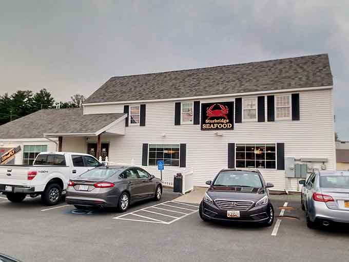 Fresh seafood finds its way inland to this welcoming spot where ocean meets central Massachusetts.