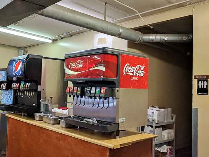 Help yourself to fountain drinks because even the beverage station here keeps things straightforward and efficient throughout.