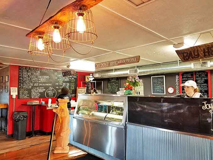 The order counter where dreams of smoky, tender meat become delicious reality, one plate at a time.