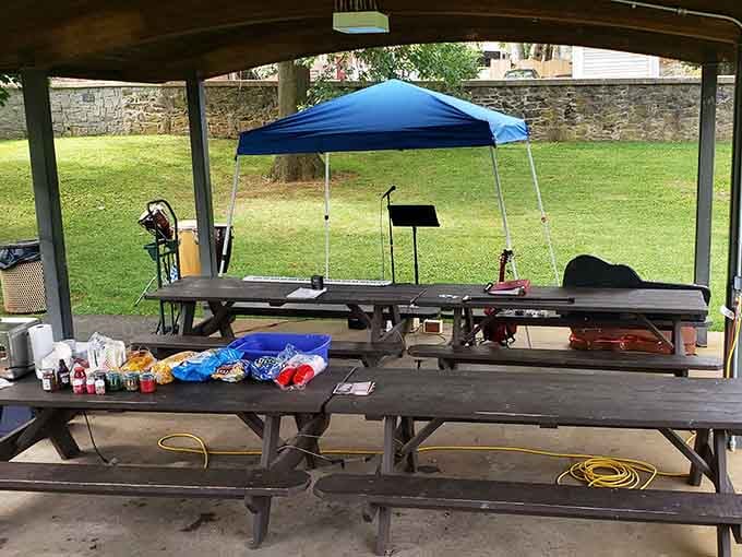 Covered picnic areas provide the perfect setup for birthday parties, family reunions, or just a casual Saturday lunch outdoors.