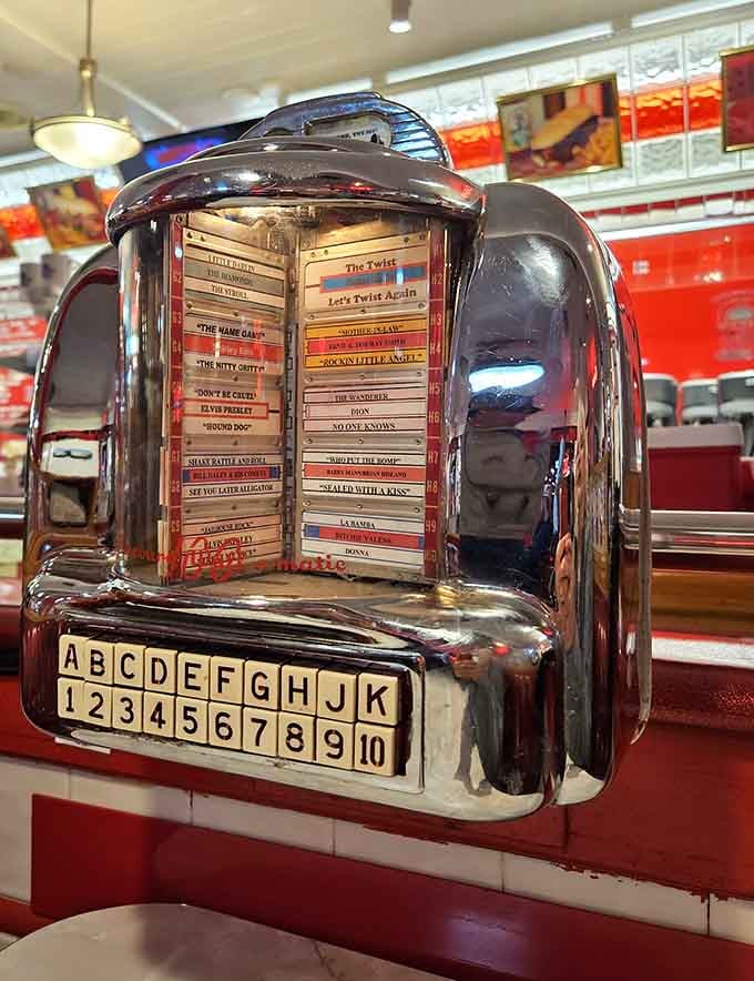 Tabletop jukeboxes let you control the soundtrack to your meal, one quarter and one classic hit at a time.