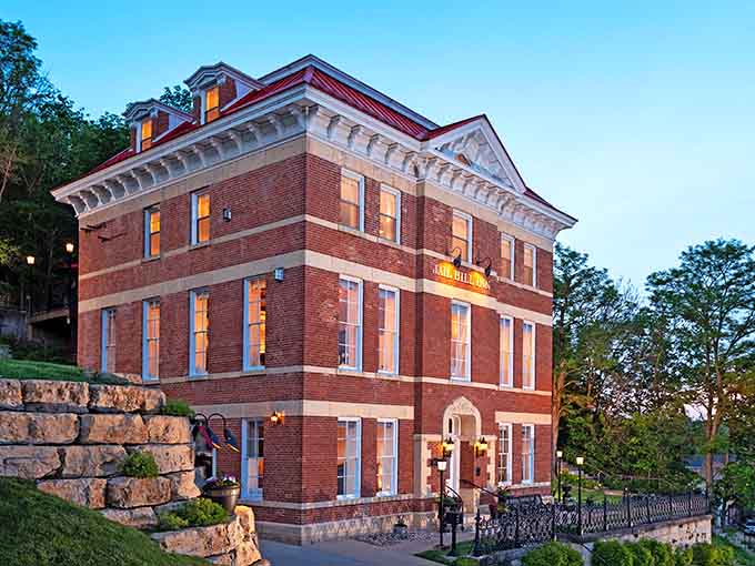 The Jail Hill Inn proves that boutique hotels in historic buildings beat cookie-cutter chains every single time, hands down.
