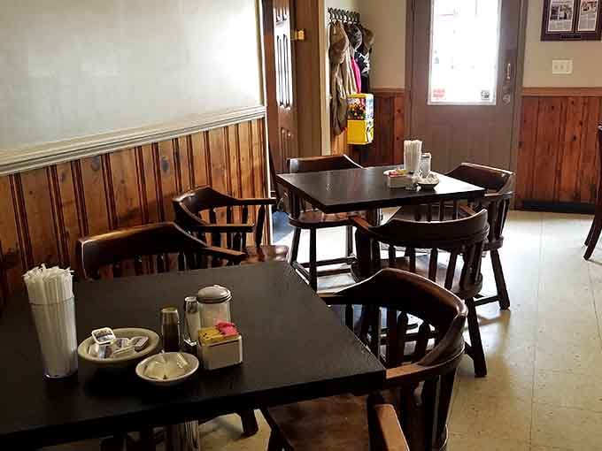 Wood paneling and straightforward tables prove fancy decorating can't compete with genuinely delicious cooking anyway.