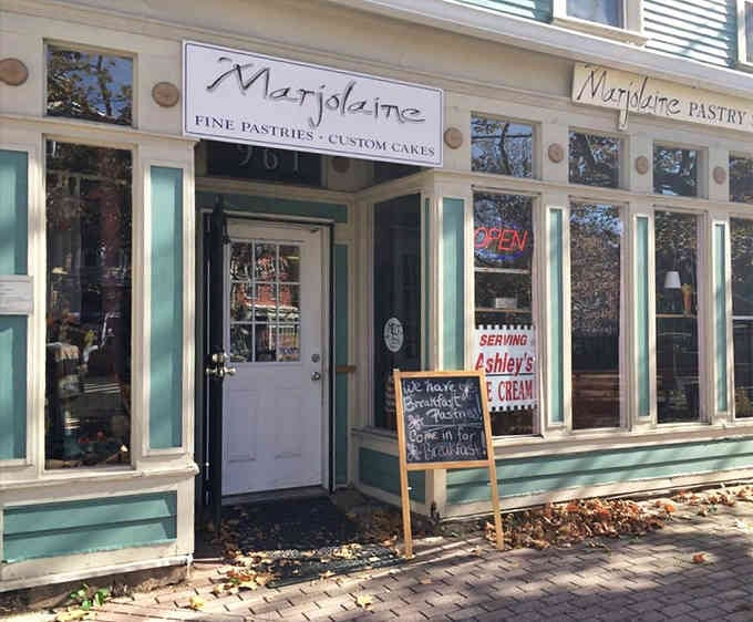 The entrance beckons with promises of buttery goodness and the kind of calories that are totally worth it.