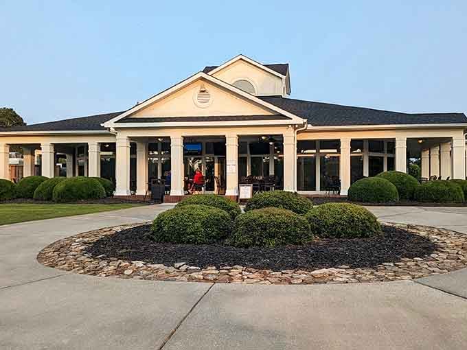 Monti's clubhouse stands ready to welcome golfers and diners seeking that perfect combination of elegance and comfortable Southern hospitality always.