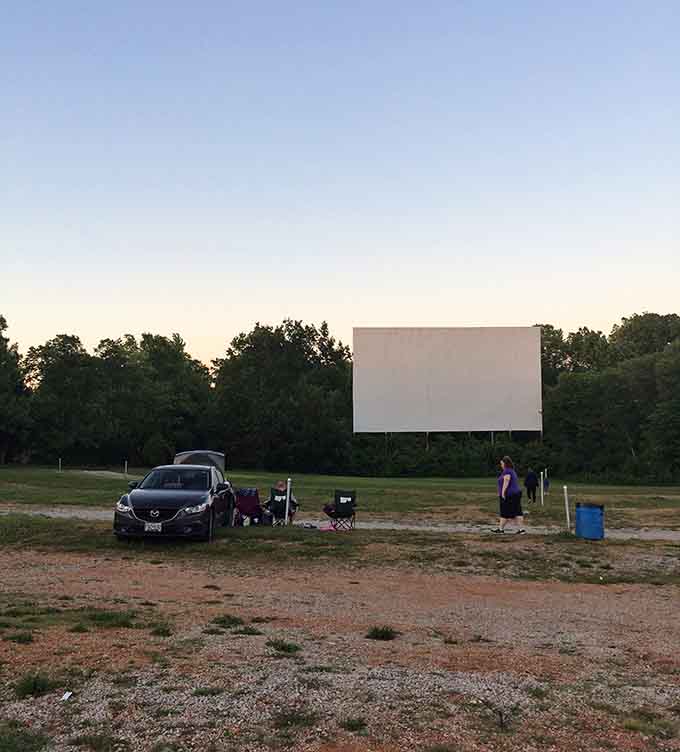 Lawn chairs and a good parking spot: the simple formula for a perfect evening at this nostalgic theater.