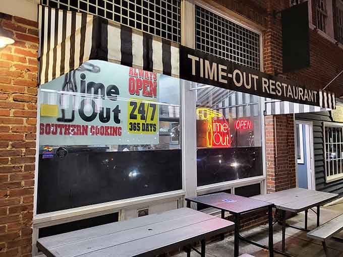 Even the outdoor seating knows that good fried chicken tastes better when you can people-watch on Franklin Street.