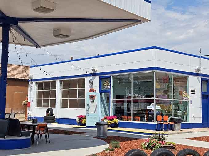 Gub Gub's cheerful blue-and-white exterior looks like it serves happiness alongside whatever's on the menu today.