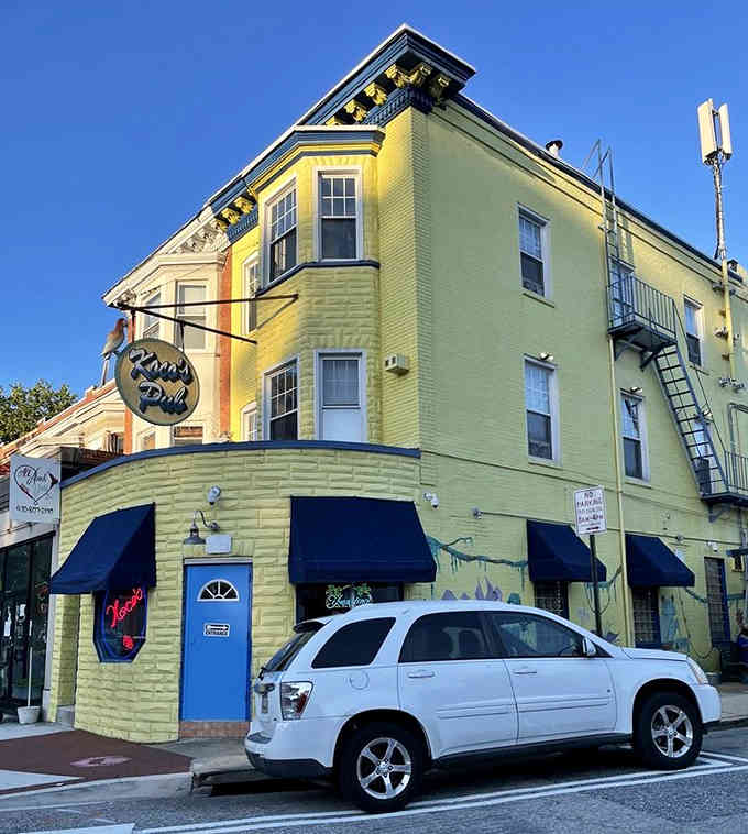 That cheerful yellow paint job isn't shy – and neither are the generous, flavor-packed crab cakes served inside this corner gem.