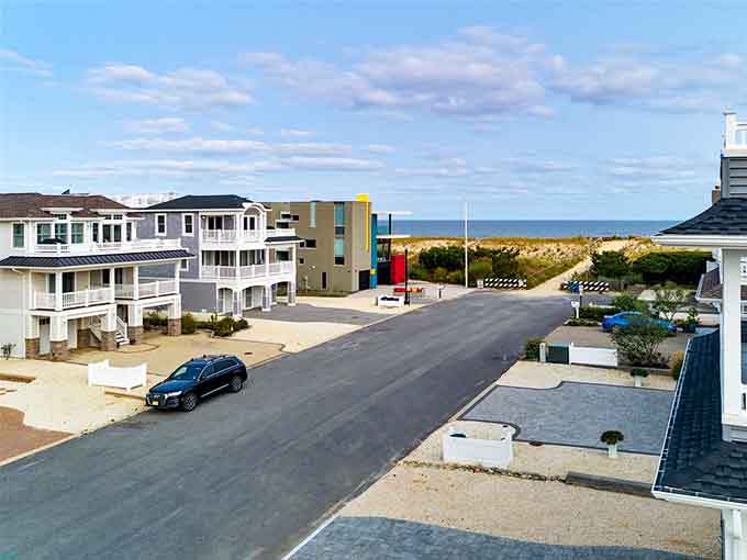 That moment when the street ends and the ocean begins, reminding you why people dream about beach life.