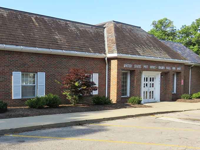 Even the post office in Chagrin Falls looks tidy and proud, because here, every building takes its role in the community seriously.