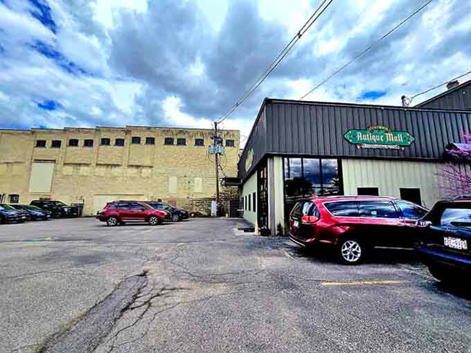 That full parking lot tells you everything about how seriously Wisconsin takes its weekend antiquing adventures.