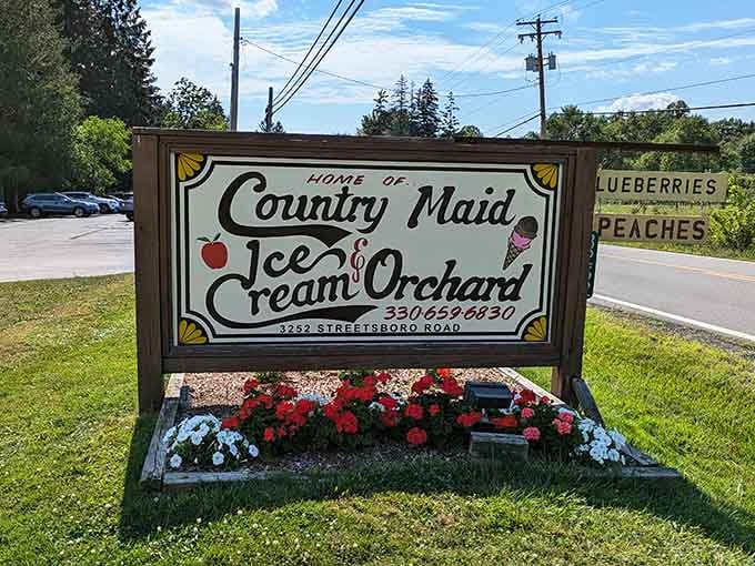 That roadside sign announcing ice cream and orchard has been luring travelers off Route 303 for generations now.