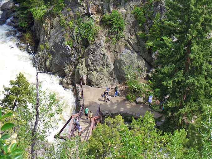 The viewing platform gets crowded for good reason&mdash;some natural wonders are worth sharing with fellow admirers.