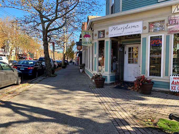 This unassuming corner spot has been making New Haven sweeter, one buttery croissant at a time for decades.