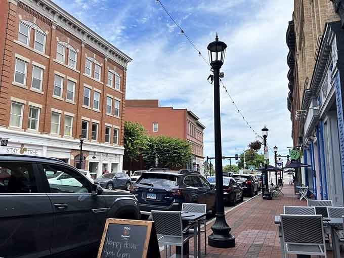 Classic downtown charm with convenient street parking makes getting to your sushi fix easier than parallel parking after three sake bombs.