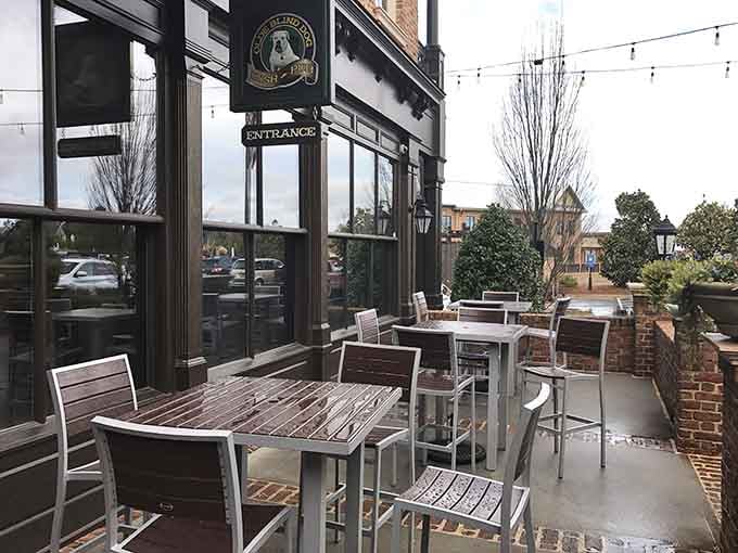 When the weather cooperates, these outdoor tables become prime real estate for pint-sipping and people-watching.