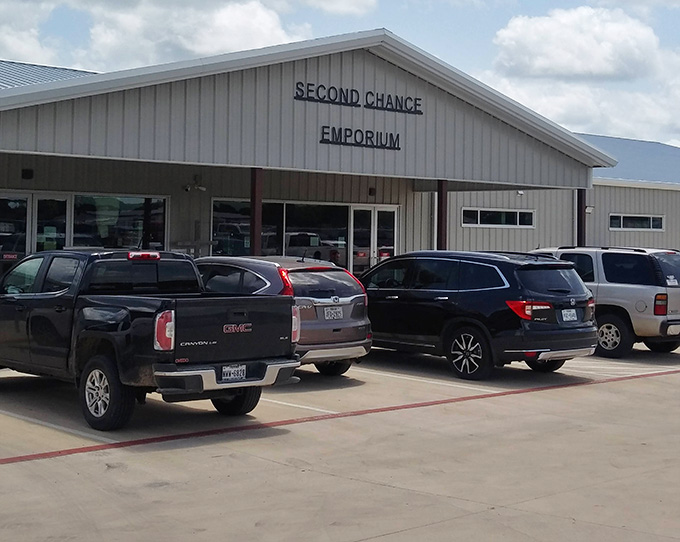 A full parking lot proves Texans know a good deal when they see one and aren't afraid to drive for it.