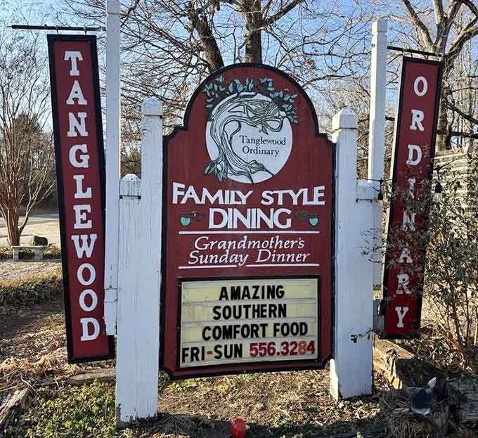 "Family Style Dining" and "Grandmother's Sunday Dinner" says it all: comfort food done absolutely right here.