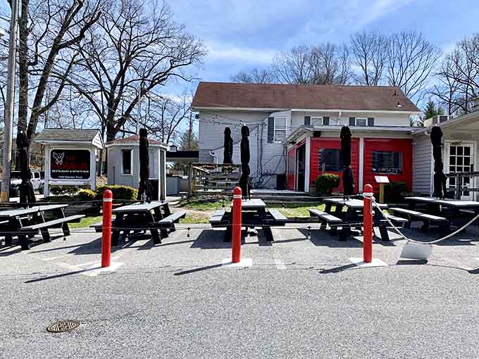 Picnic tables outside mean you can enjoy your smoked meats in the fresh air.
