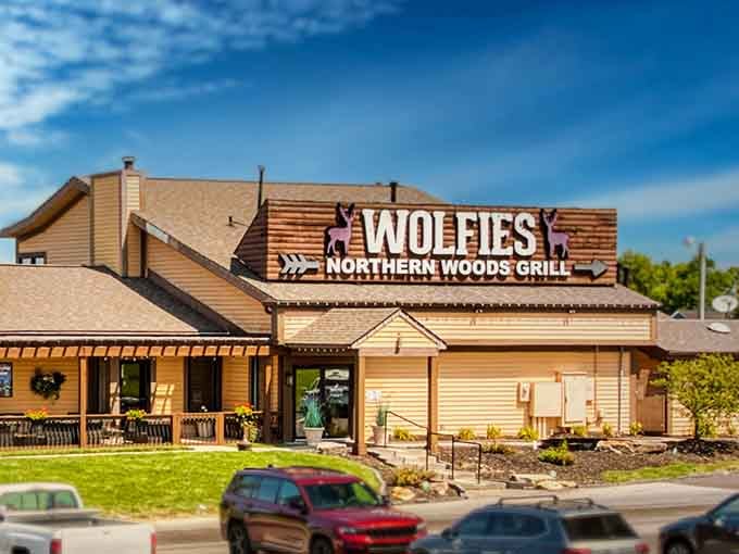 The Northern Woods Grill signage welcomes you to where lake life and great food intersect perfectly.